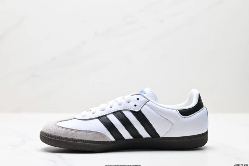 Top mirror Adidas Samba Shoes