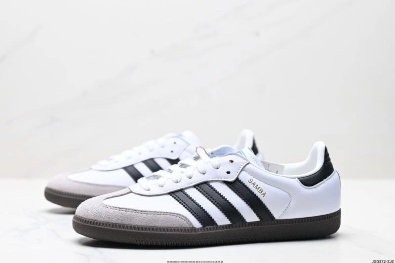 Top mirror Adidas Samba Shoes