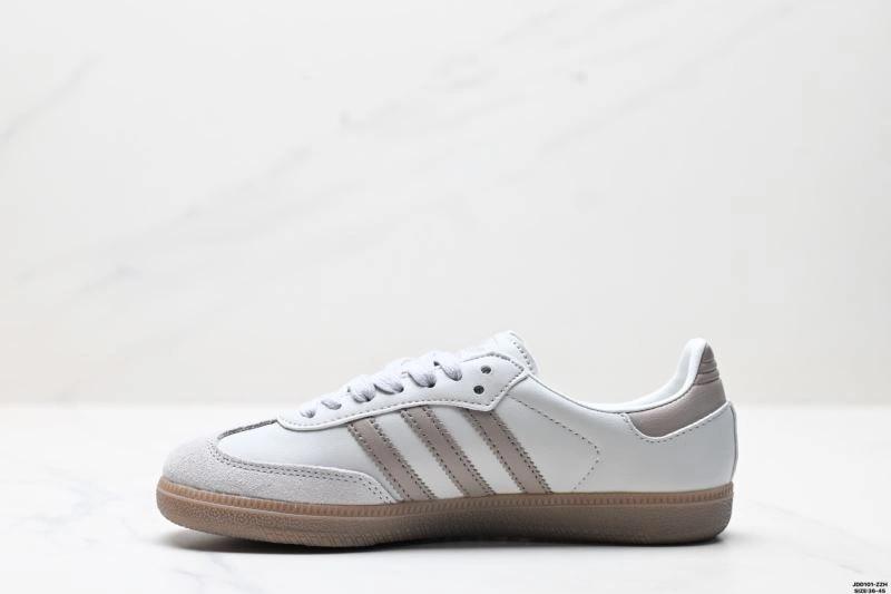 Top mirror Adidas Samba Shoes