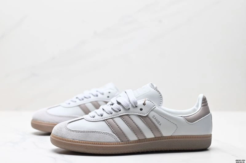 Top mirror Adidas Samba Shoes
