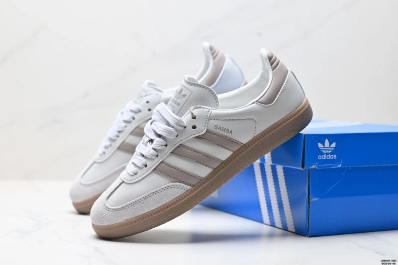 Top mirror Adidas Samba Shoes