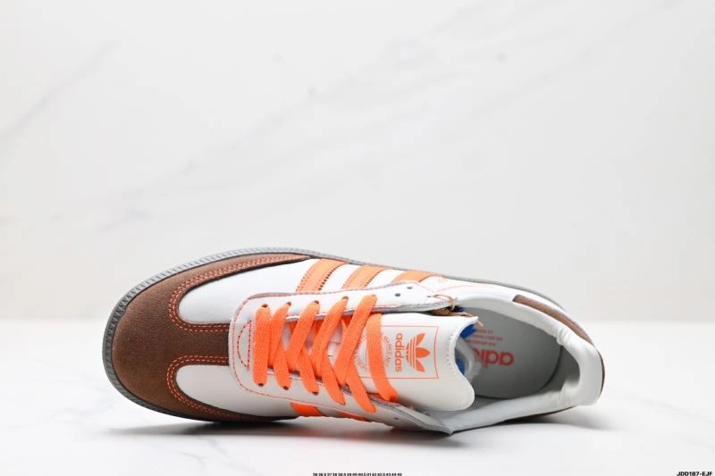 Top mirror Adidas Samba Shoes