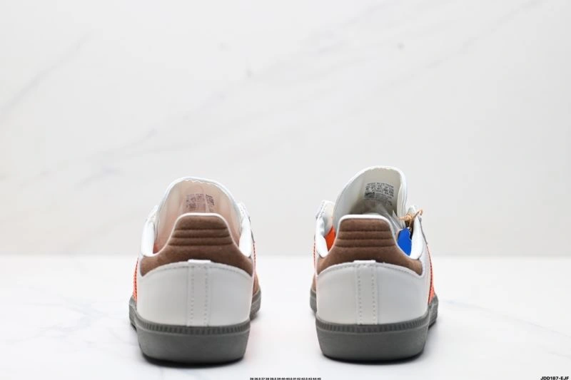 Top mirror Adidas Samba Shoes
