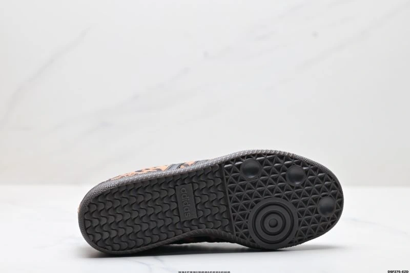 Low-cost Adidas Samba Shoes