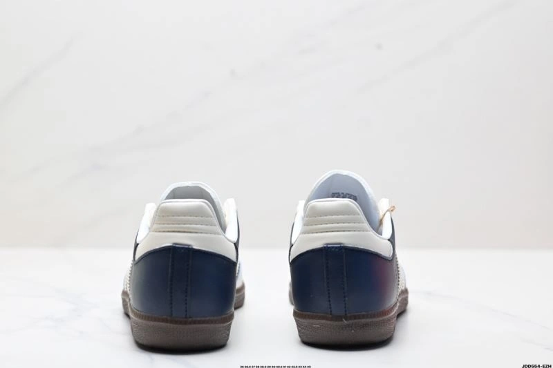 Low-cost Adidas Samba Shoes