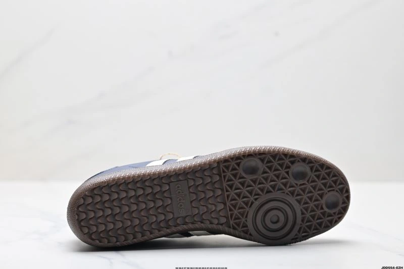 Low-cost Adidas Samba Shoes