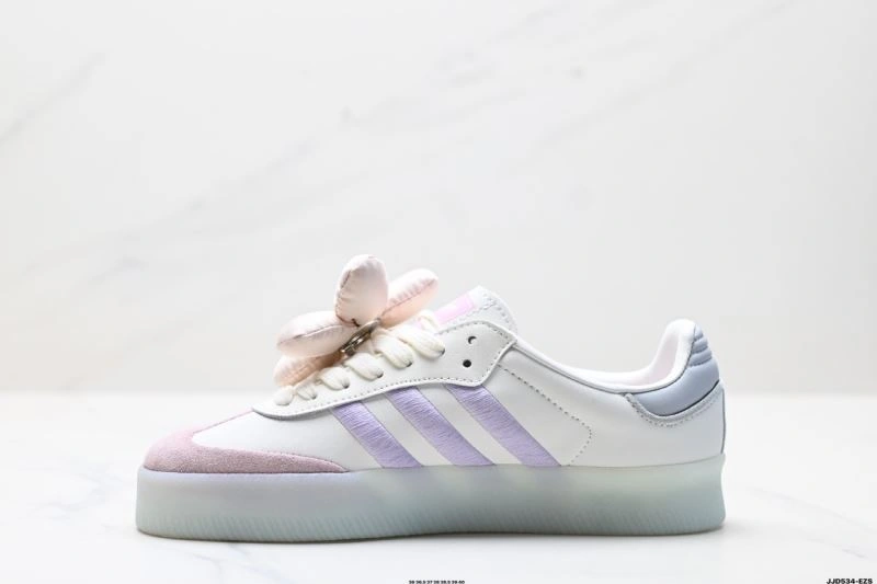 Low-cost Adidas Samba Shoes