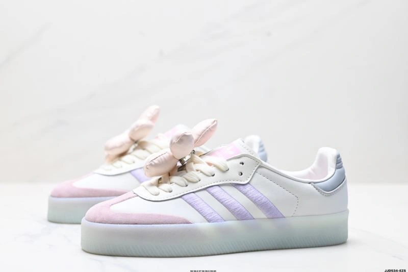 Low-cost Adidas Samba Shoes