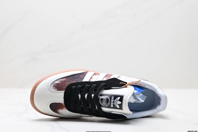 Top mirror Adidas Samba Shoes