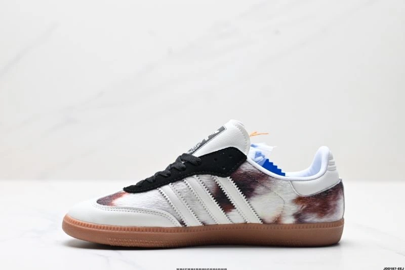 Top mirror Adidas Samba Shoes