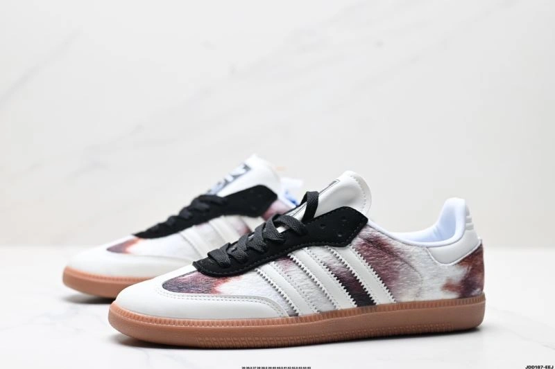 Top mirror Adidas Samba Shoes