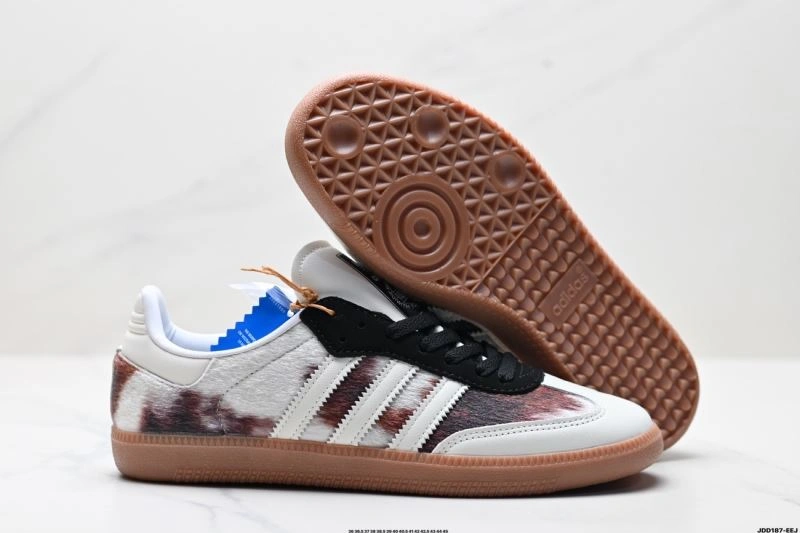 Top mirror Adidas Samba Shoes