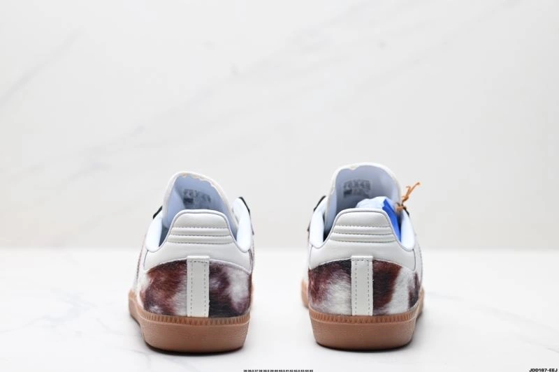 Top mirror Adidas Samba Shoes
