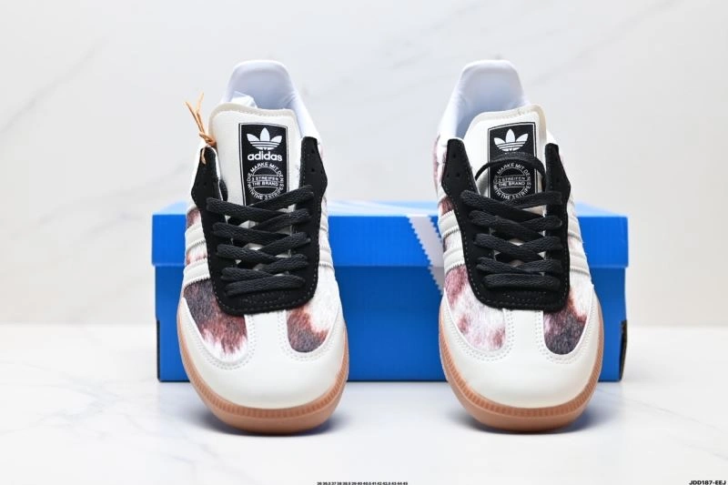 Top mirror Adidas Samba Shoes