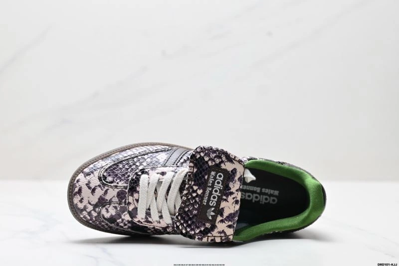 Low-cost Adidas Samba Shoes