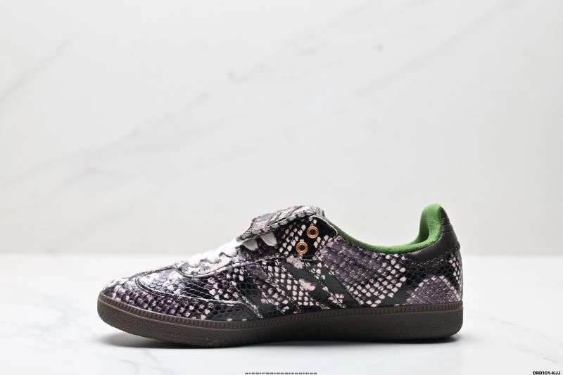 Low-cost Adidas Samba Shoes