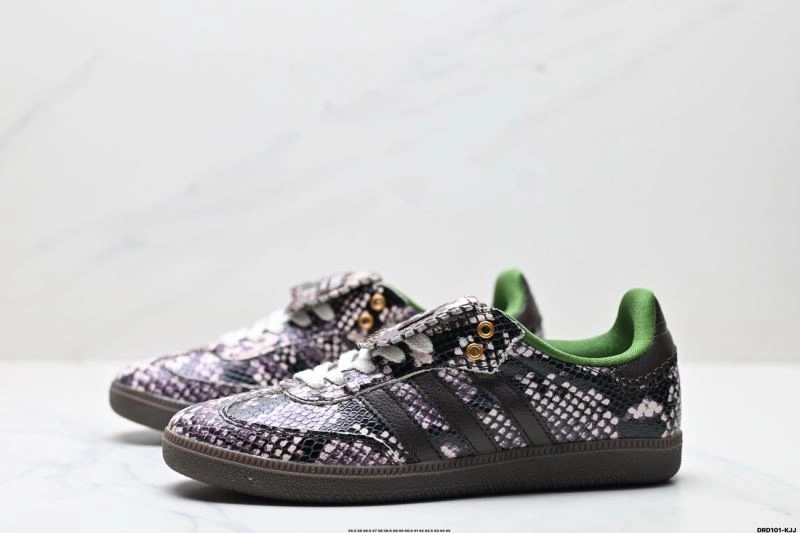 Low-cost Adidas Samba Shoes