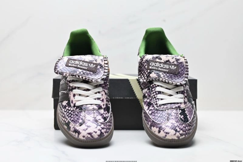Low-cost Adidas Samba Shoes