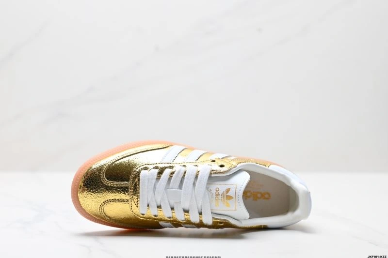 Top mirror Adidas Samba Shoes