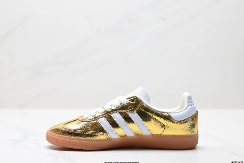 Top mirror Adidas Samba Shoes
