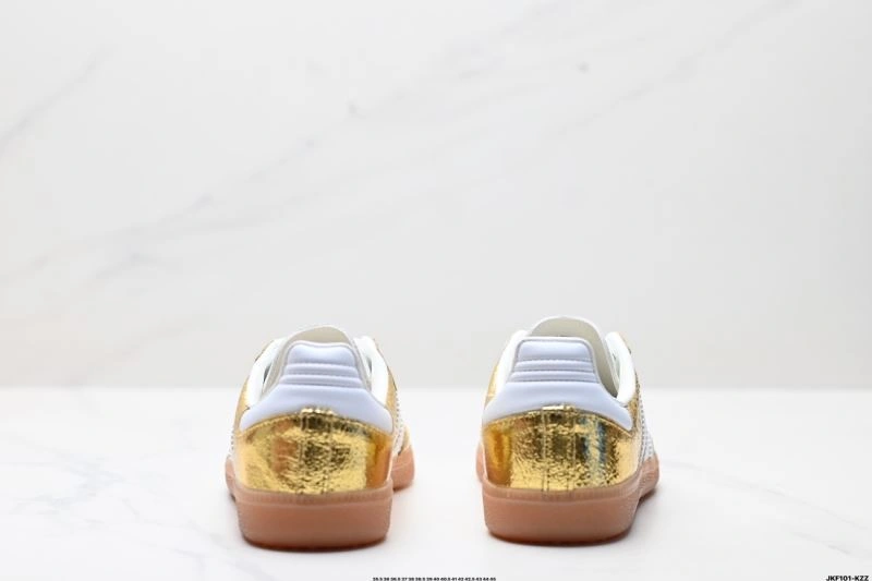 Top mirror Adidas Samba Shoes
