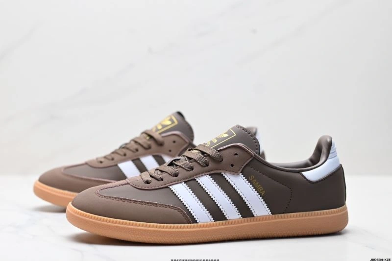 Top mirror Adidas Samba Shoes