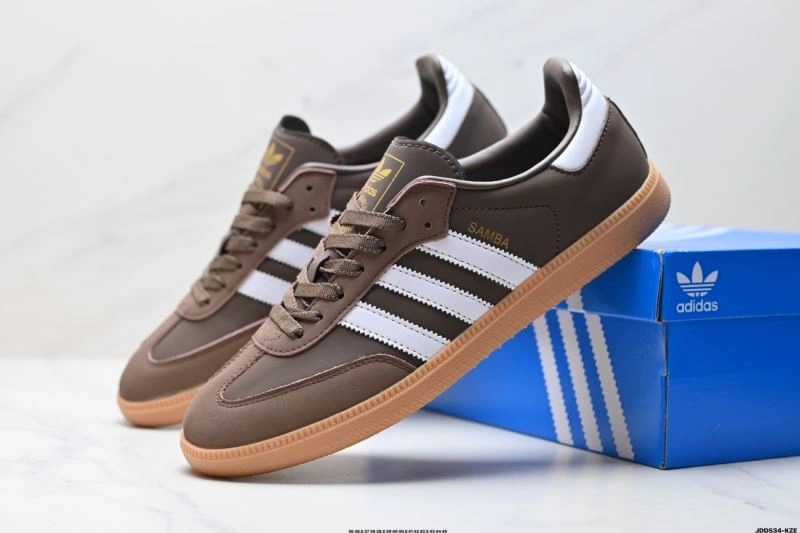 Top mirror Adidas Samba Shoes