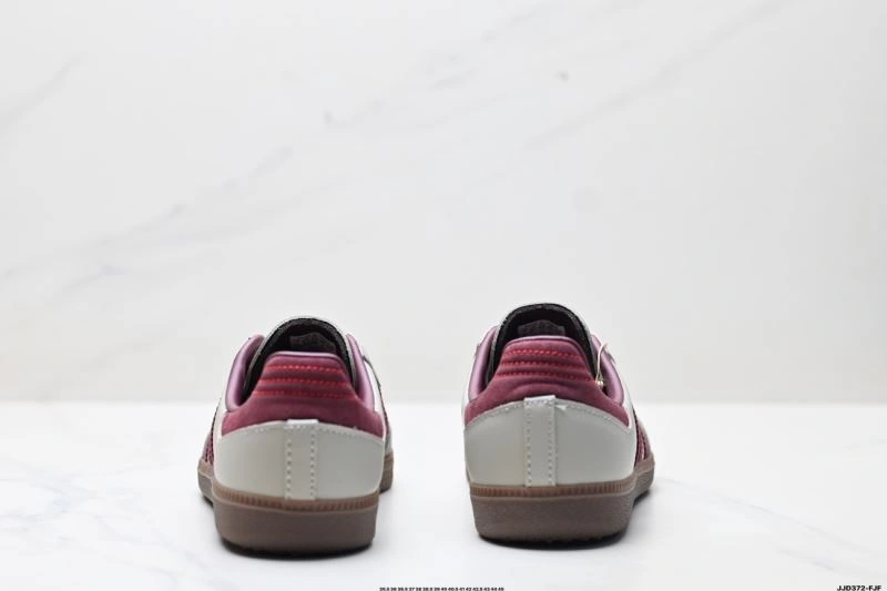 Low-cost Adidas Samba Shoes