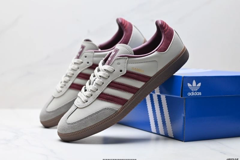 Low-cost Adidas Samba Shoes