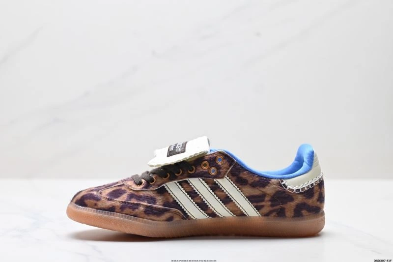 Brand-authenticated Adidas Samba Shoes