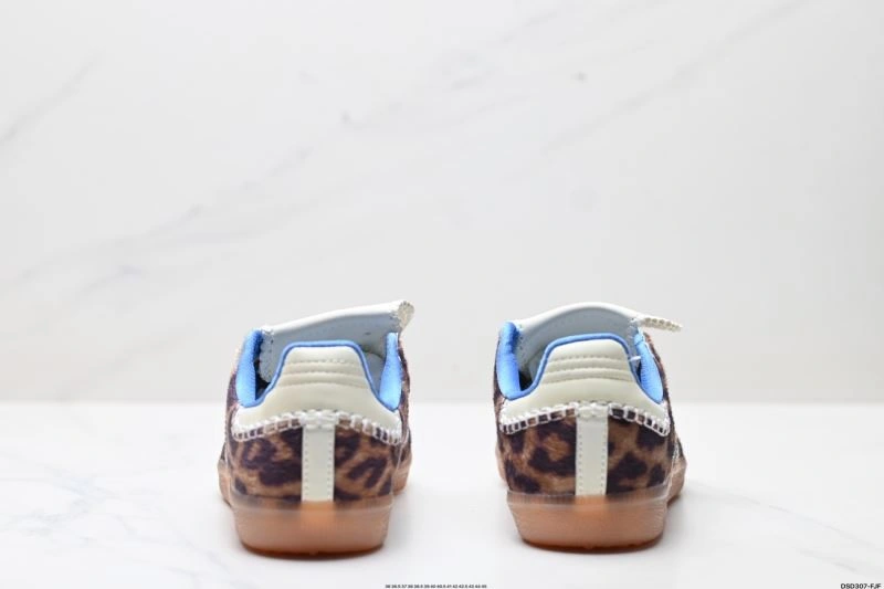 Brand-authenticated Adidas Samba Shoes