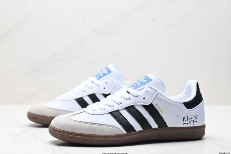 Low-cost Adidas Samba Shoes