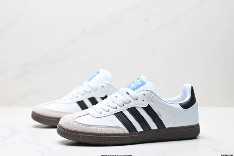 Top mirror Adidas Samba Shoes