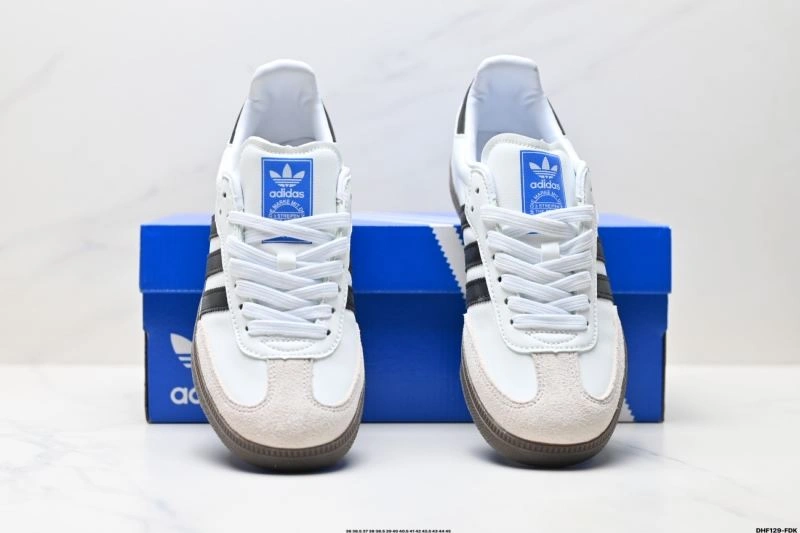 Top mirror Adidas Samba Shoes