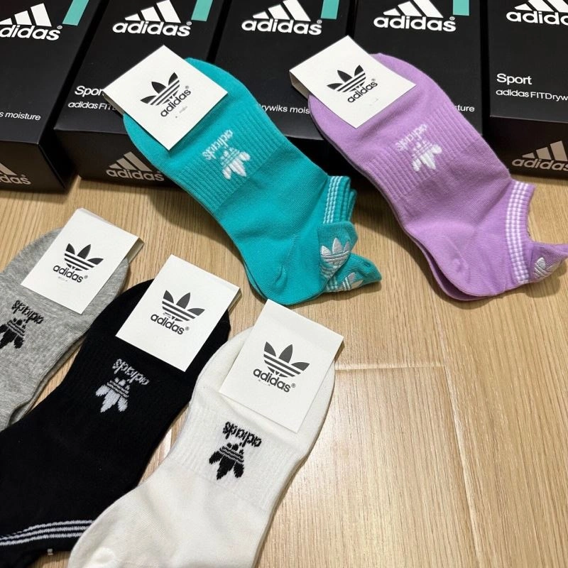 Cut-rate Adidas Socks