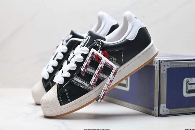 1:1 copy Adidas Superstar Shoes