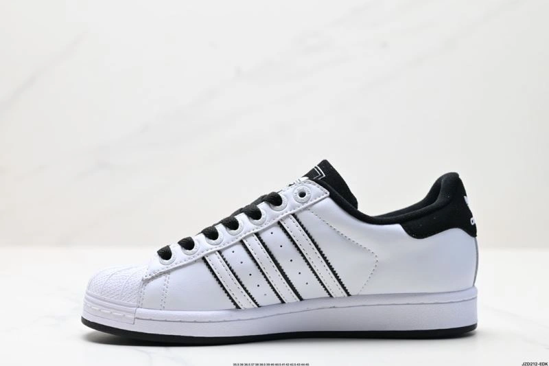 Accurate model Adidas Superstar Shoes