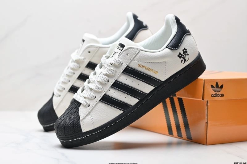 Top mirror Adidas Superstar Shoes