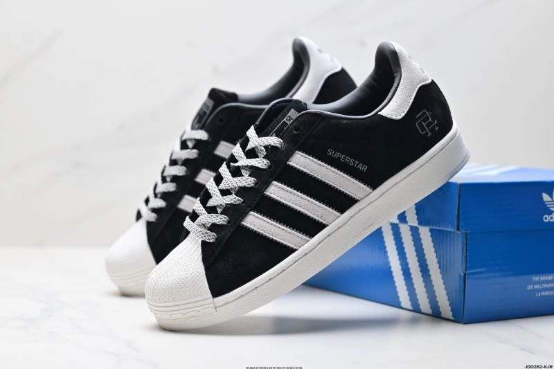 Accurate model Adidas Superstar Shoes