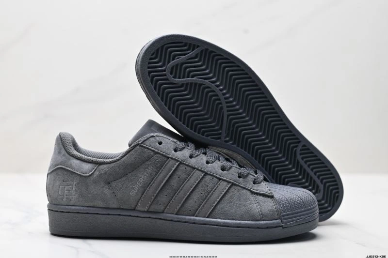 Accurate model Adidas Superstar Shoes