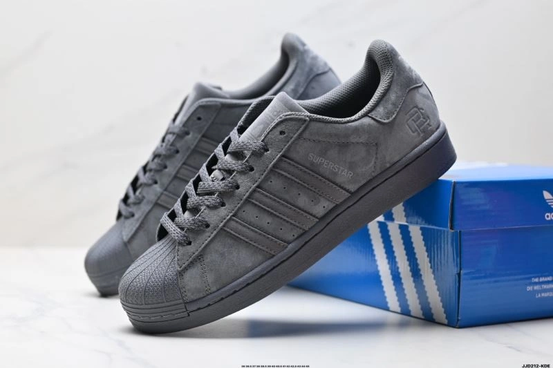 Accurate model Adidas Superstar Shoes