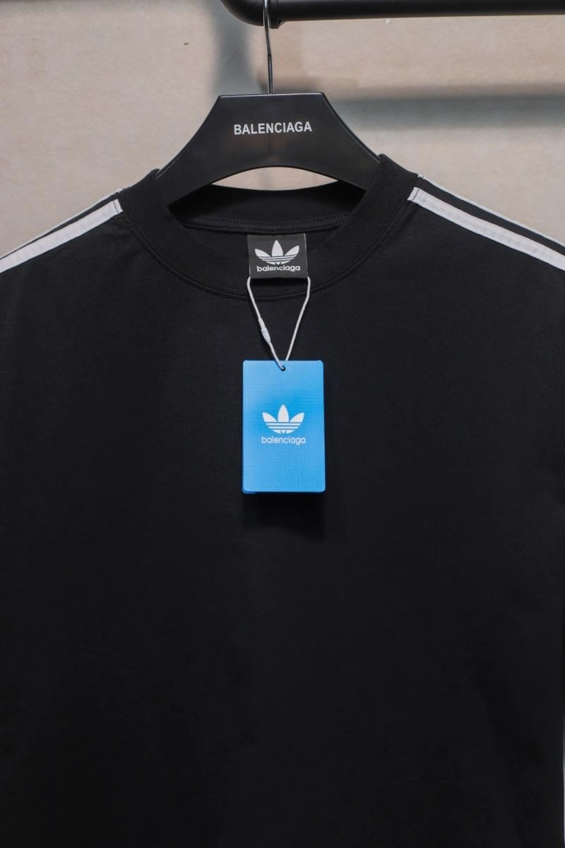 Brand-original Adidas T-Shirts
