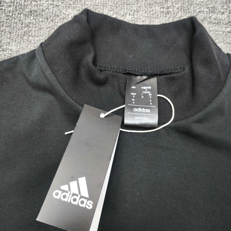 Accurate model Adidas T-Shirts
