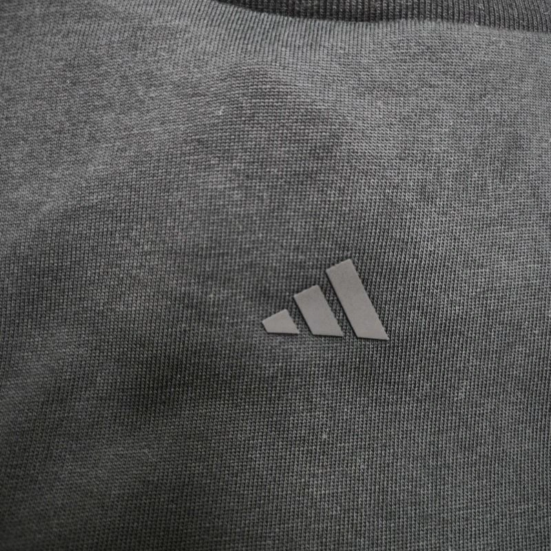 Accurate model Adidas T-Shirts