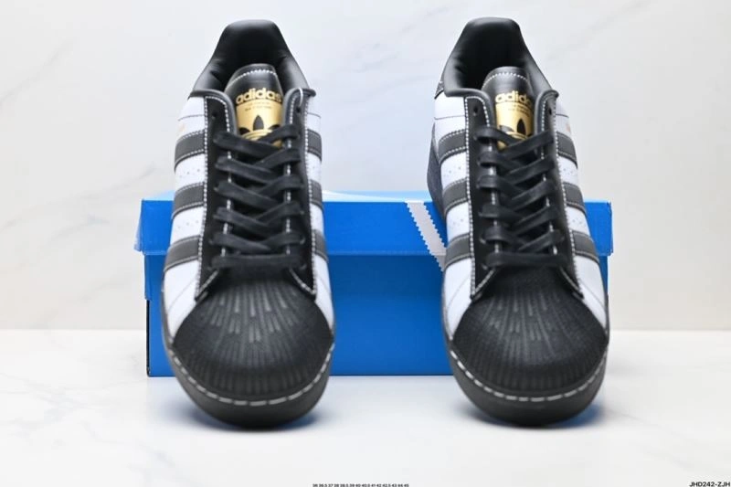 Inexpensive Adidas XLG Shoes
