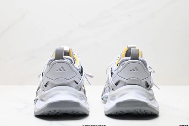 Top mirror Adidas XLG Shoes