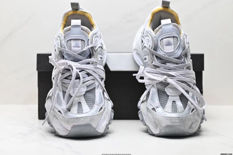 Top mirror Adidas XLG Shoes