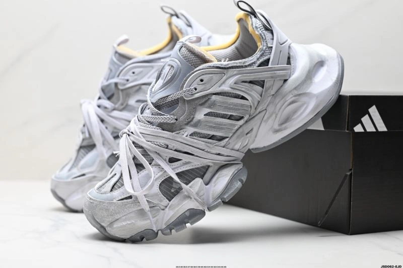 Top mirror Adidas XLG Shoes