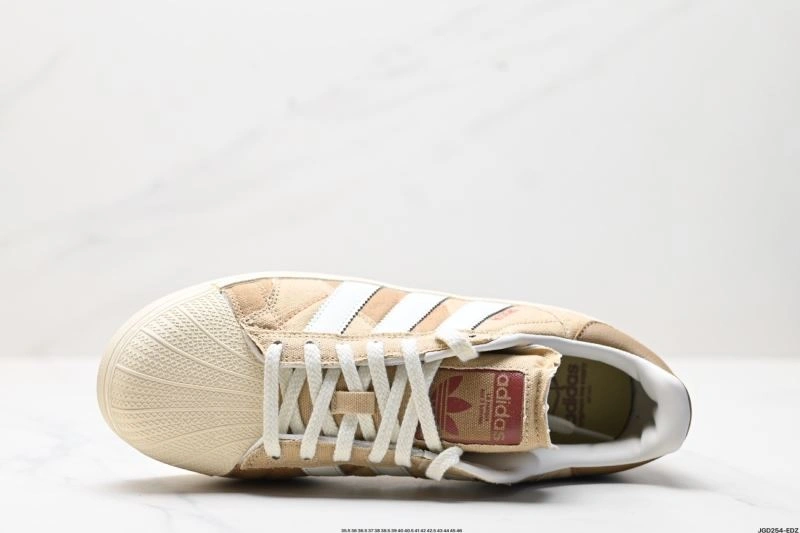 Accurate model Adidas XLG Shoes