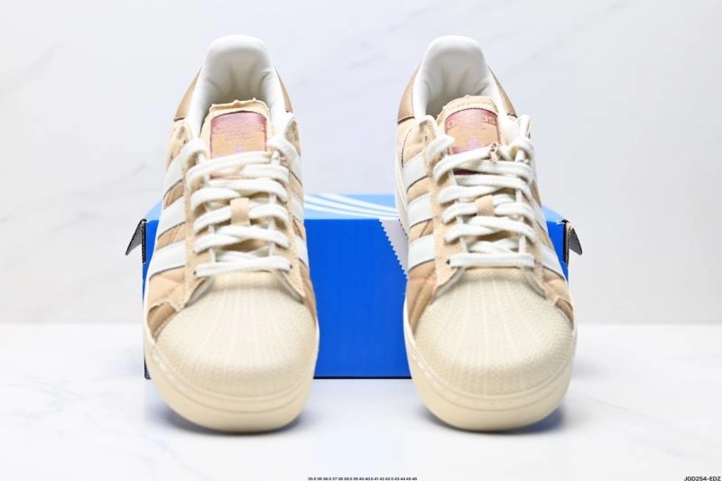 Accurate model Adidas XLG Shoes